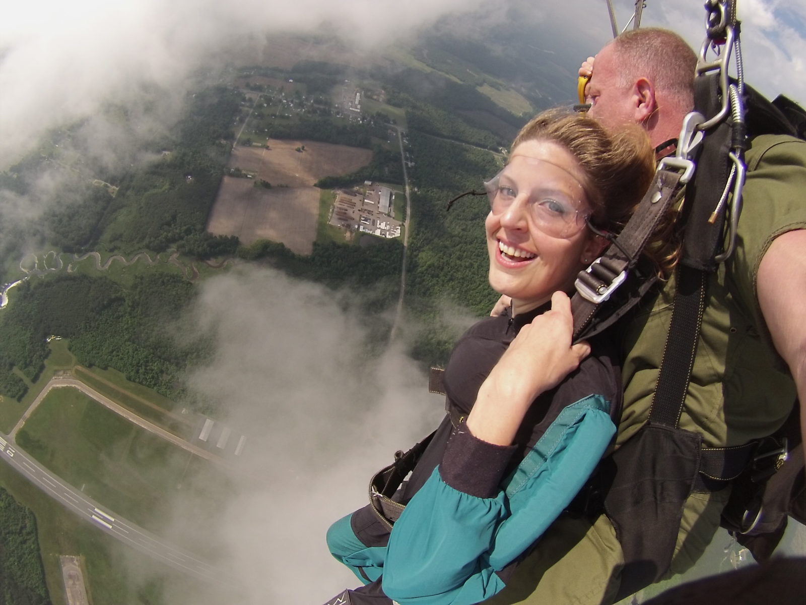Skydiving with Go-Pro Camera’s - No Limits Skydiving
